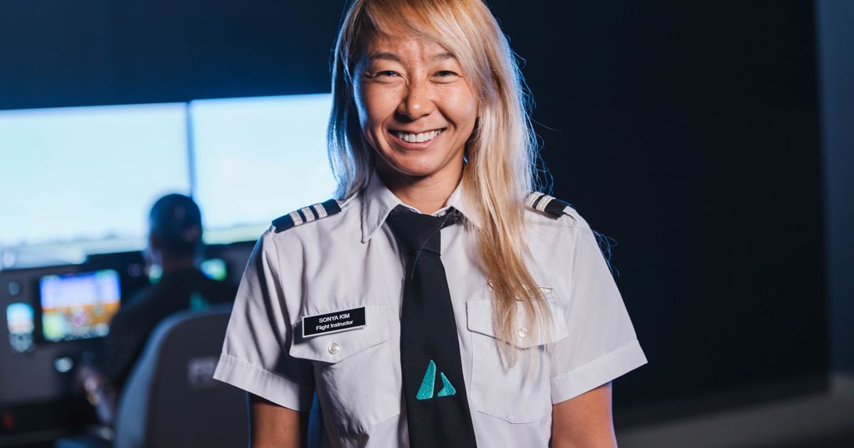 Can You Work While Attending Flight School? | USA